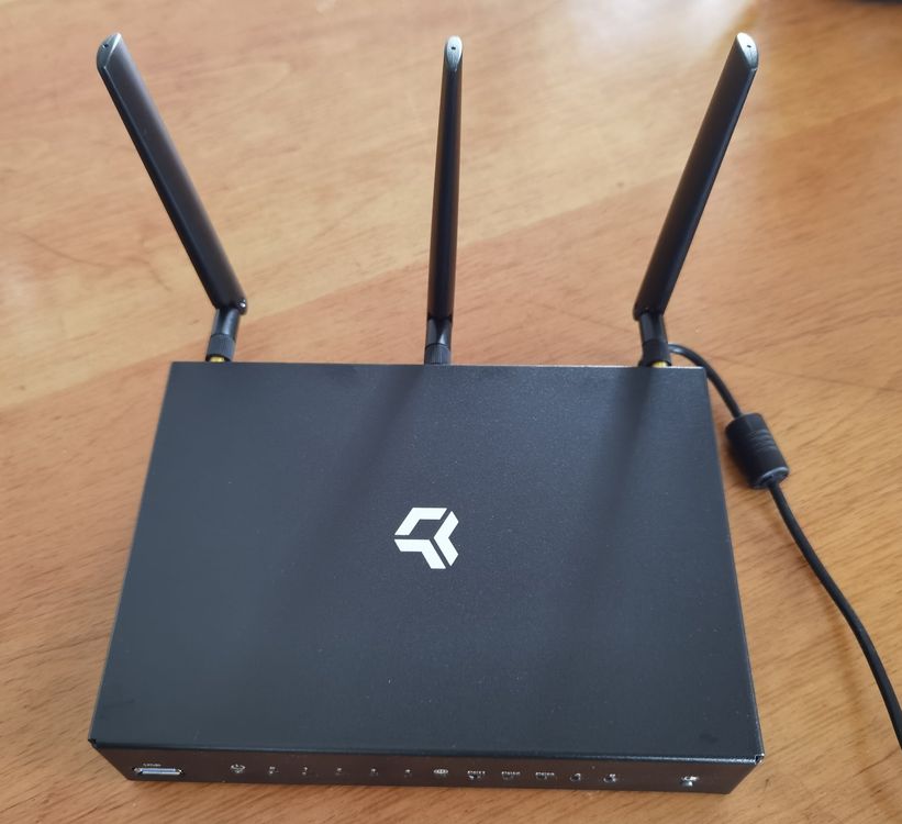 Router Turris Omnia (open source) mit SFP Modul | Kaufen auf Ricardo