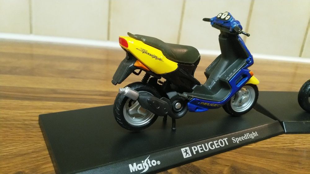 Maisto Peugeot Speedfight Roller Modell 1:18 "selten" (Gebraucht) in ...
