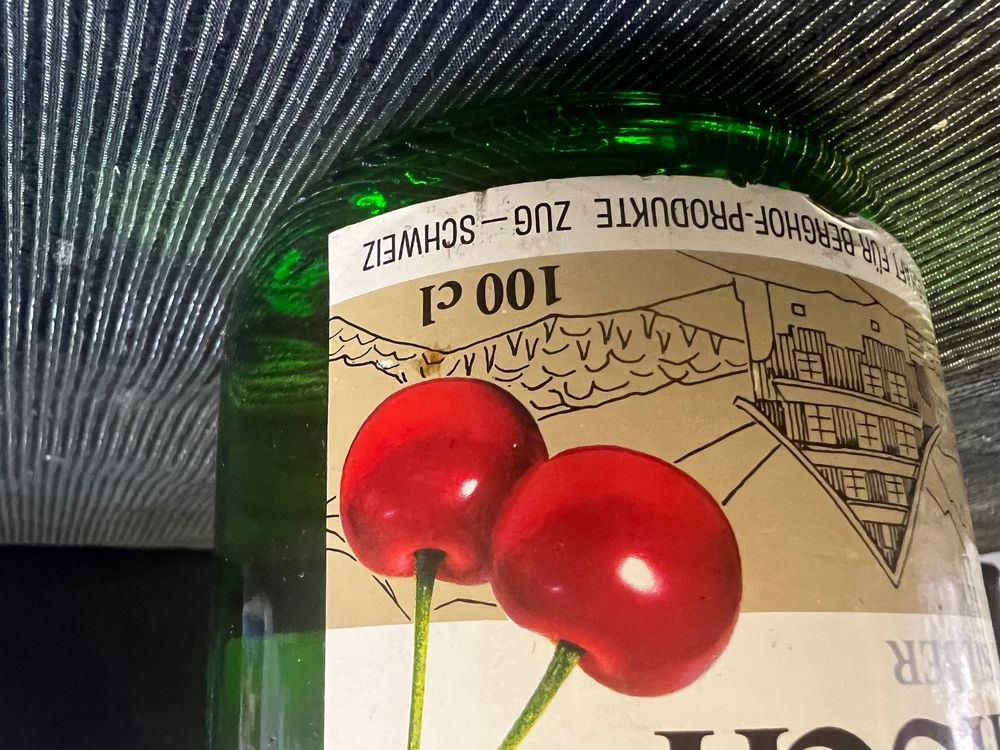 KIRSCH BERGHOF ANCIENNE BOUTEILLE ENTAMÉE (Gebraucht) in Genève für CHF 1 – mit Lieferung auf ...