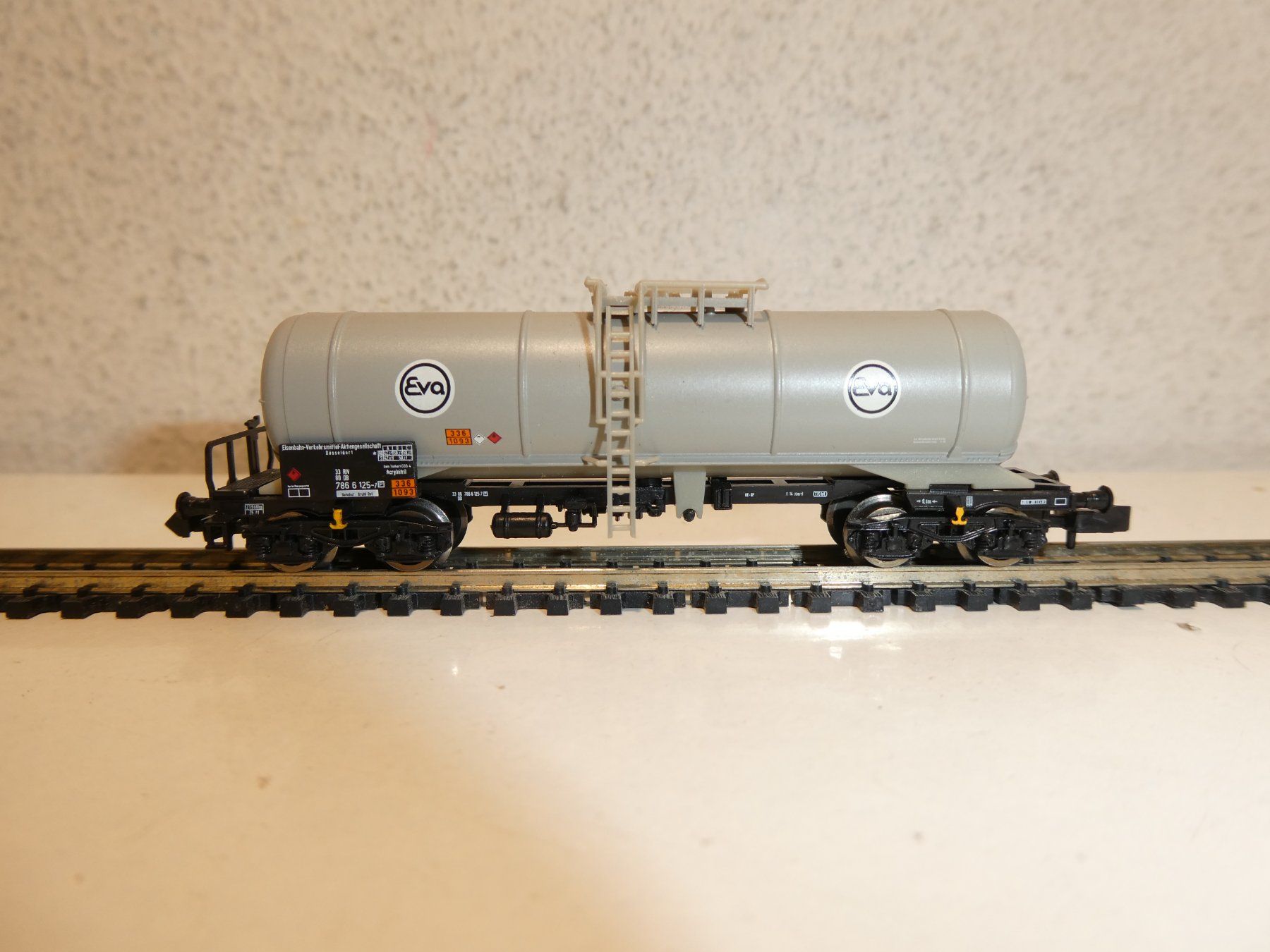 Roco Güterwagen Kesselwagen Eva Spur N (Q11) (Gebraucht) in Luzern für ...