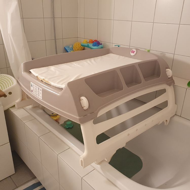 Wickeltisch Fur Badewanne