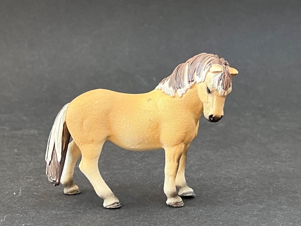 Schleich 13754 Fjordpferd Stute Pferd Fjord Norweger (Gebraucht) in Ennetbaden für CHF 14 – mit ...