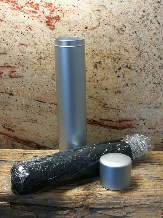 Neuer Original VW Knirps in Metallhülse (VW Regenschirm) (Neu und originalverpackt) in ...