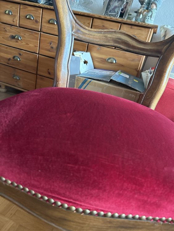Antiker Stuhl mit rotem Samtbezug, Vintage Look Top Zustand! (Neu ...