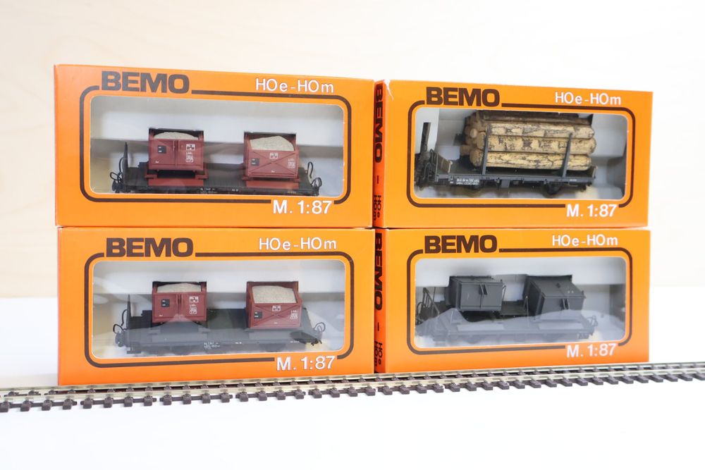 BEMO RhB 4 x Kiesbehälterwagen / Holzwagen - H0m | Acheter sur Ricardo