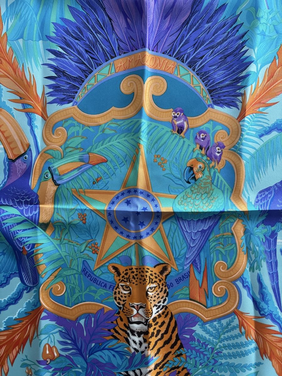 Hermès Silk Scarf: Amazônia Design, Vibrant and Stylish (Neu (gemäss ...