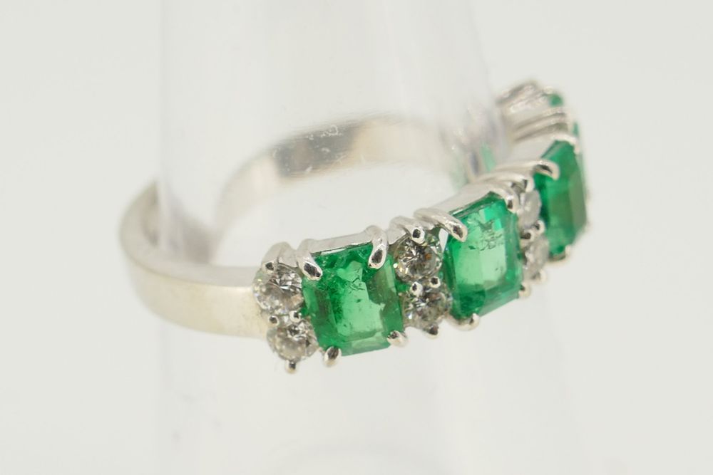 Ring Pt 950 4,9 gr. mit 4 Smaragden 10 Brillanten 53 Ringgr (Gebraucht) in Schaffhausen für CHF ...