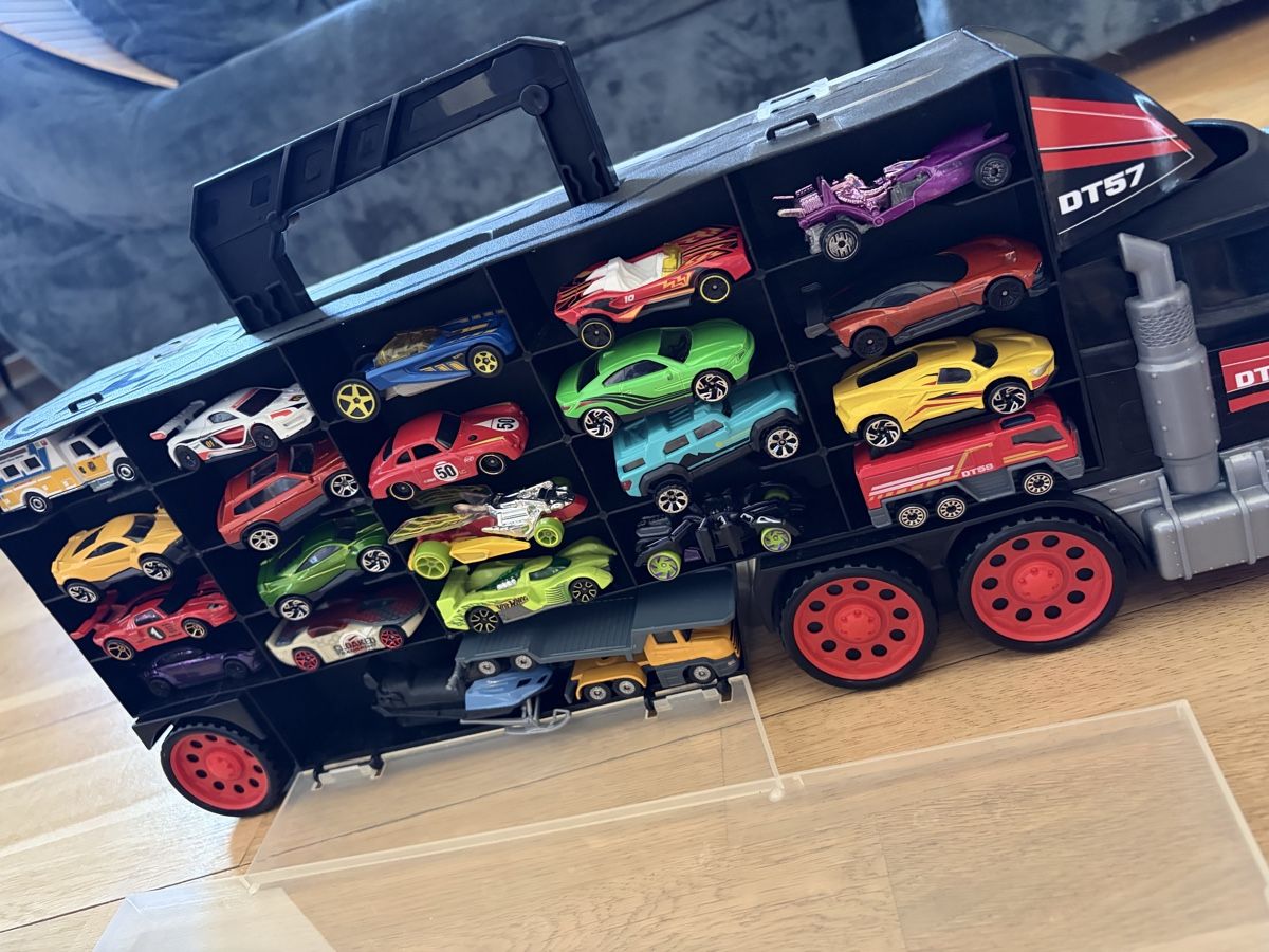 Matchbox Auto Transporter LKW mit über 40 Autos! (Gebraucht) in ...