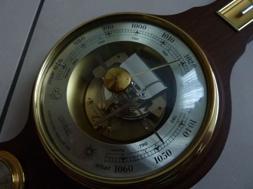 HUGER ein PRÄCISIONS-BAROMETER mit Wand-Aufhängung (Gebraucht) in ...