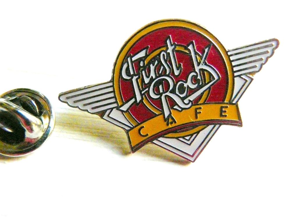 ♣ First Rock Café logo Versand möglich pin E1.27 (Gebraucht) in Pully ...