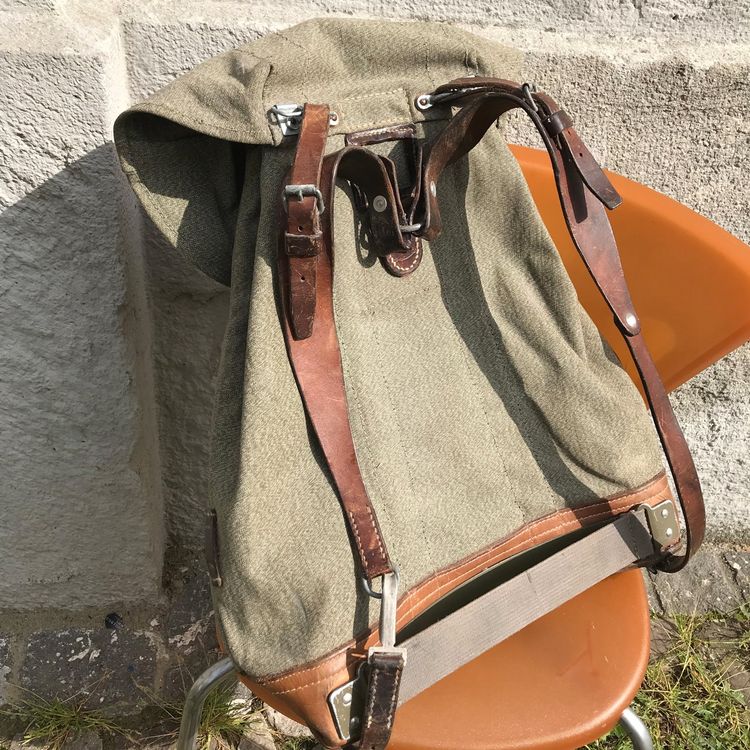 alter Militärrucksack Vintage Rucksack Stoff/ Leder | Kaufen auf Ricardo