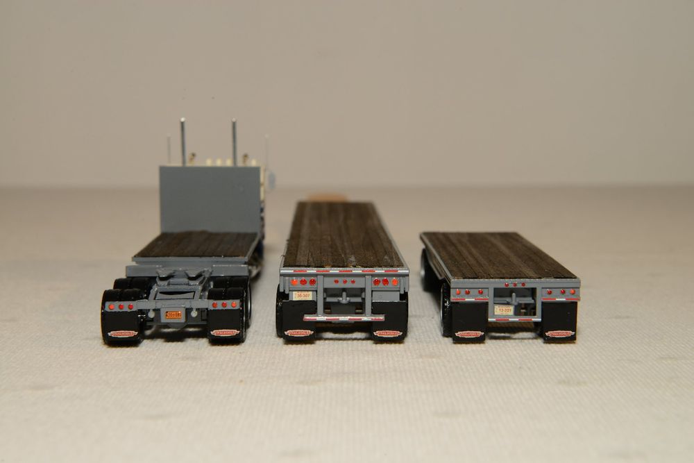 US Truck Peterbilt 92M Drom Flat Roadtrain mit Ladegut 1:87 (Gebraucht ...