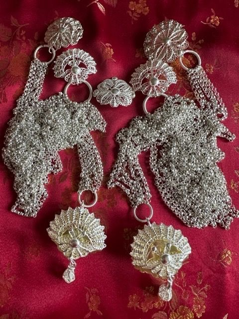 Tracht, Trachtenschmuck, Aargauer oder Berner Münger (Gebraucht) in Hindelbank für CHF 790 – mit ...