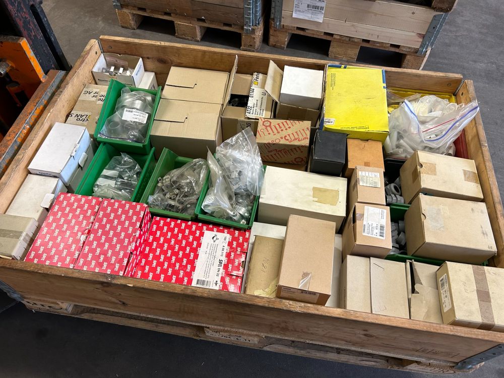 Palette mit Installationsmaterial (Gebraucht) in Zofingen für CHF 55 ...