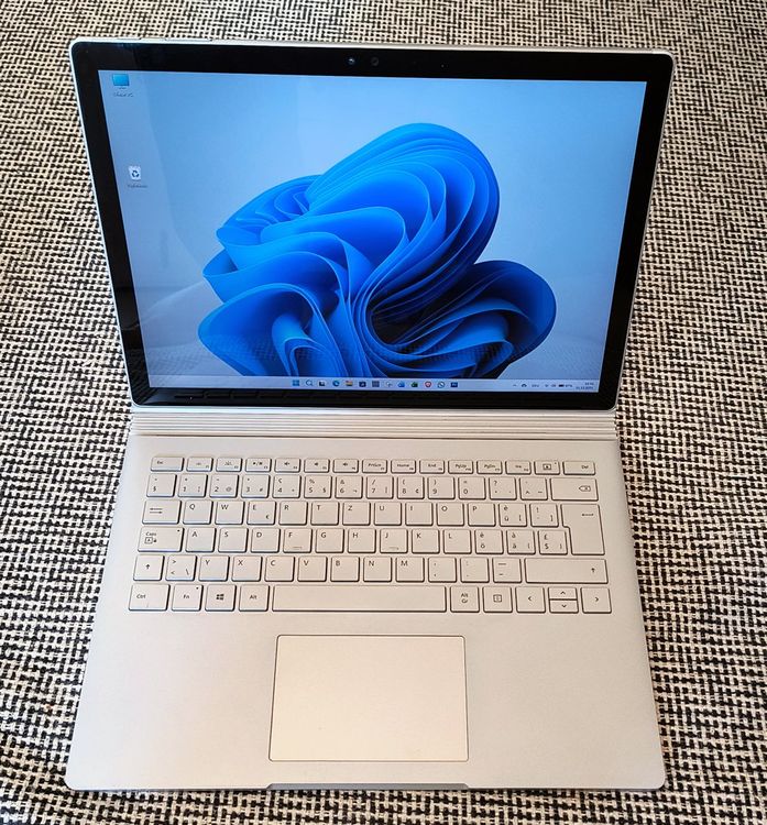 Microsoft Surface Book 1 + Office 2021 Plus + viel Zubehör (Gebraucht ...