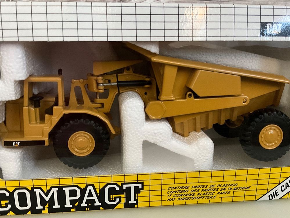 Joal Compact __ Traktor CAT 631 mit Kipper __ NEU __ 1:70 (Neu und ...