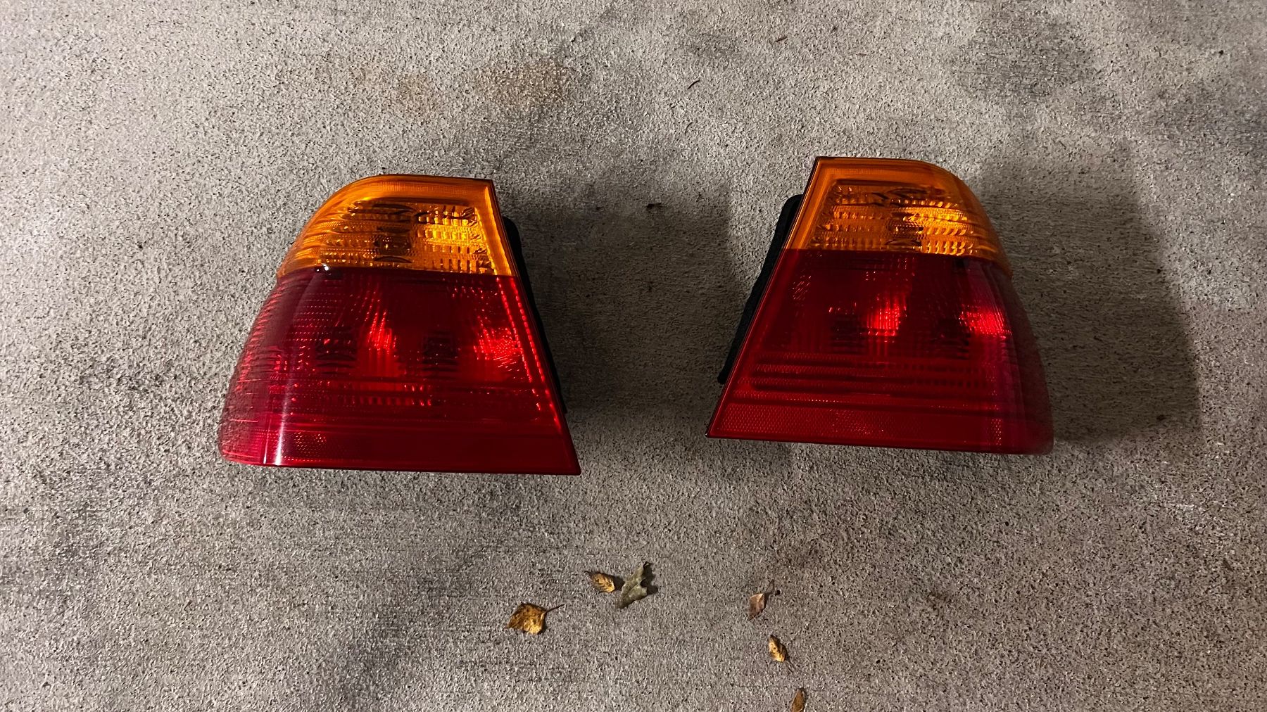 BMW oroginal Rücklichter zuvor auf BMW E46 328i (Gebraucht) in Aarau Rohr für CHF 50 – nur ...