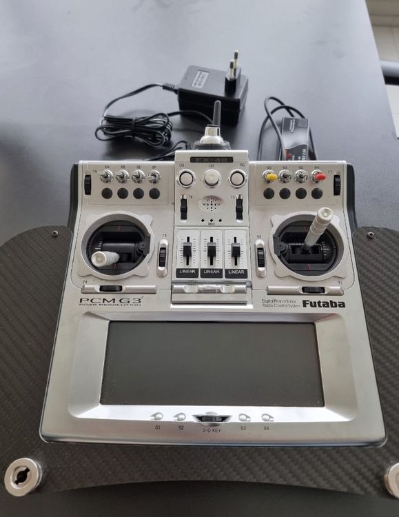 Futaba FX-40 mit 2,4 Ghz und 5 sehr guten Empfängern (Gebraucht) in ...