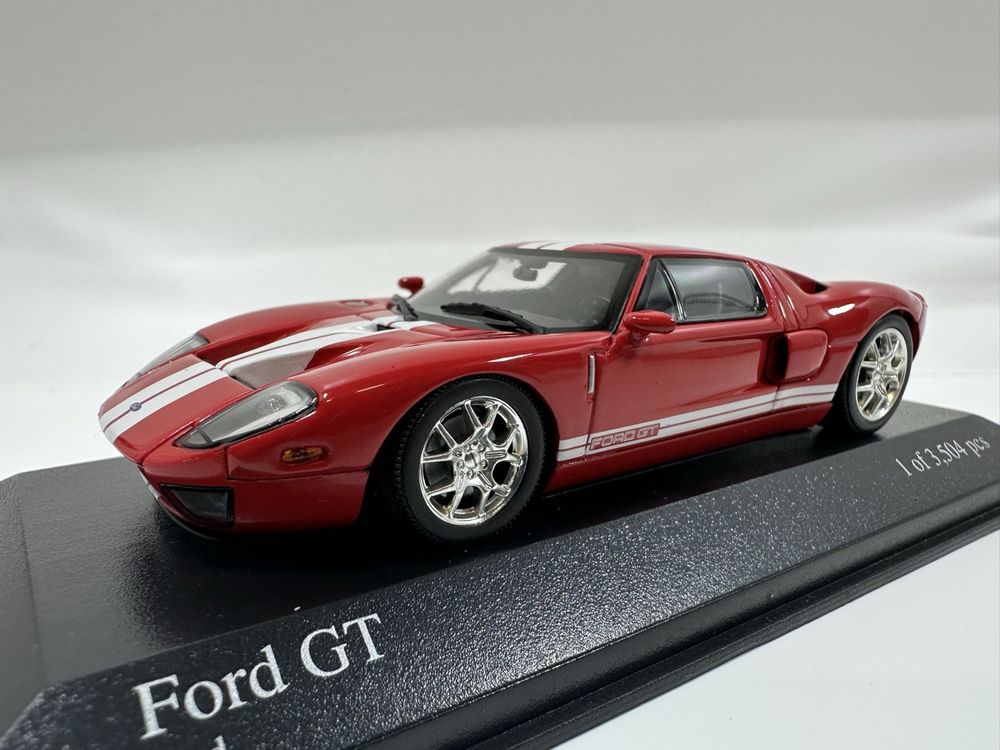 Ford GT 1:43, rot, limitiert, inkl. Acrylbox, MINICHAMPS (Neu (gemäss ...