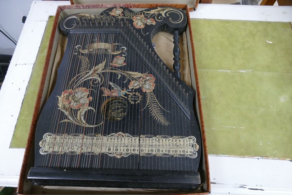 Antike Zither (Gebraucht) in Bern für CHF 10 – nur Abholung auf Ricardo ...