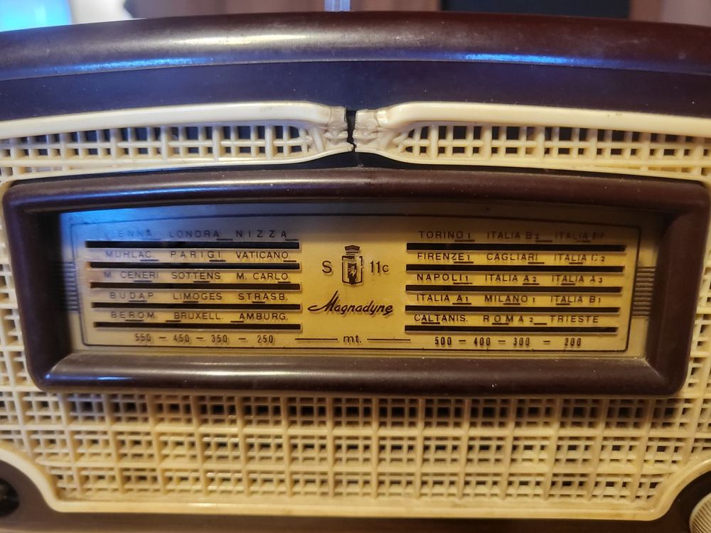 Vintage Radio Magnadyne (Gebraucht) in Trin für CHF 29 – mit Lieferung ...