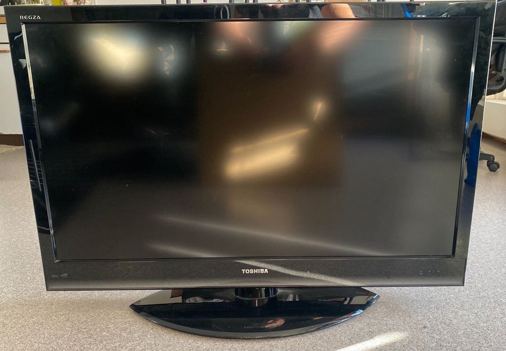 Toshiba Fernsehe ab 1.- Franken!! | Kaufen auf Ricardo