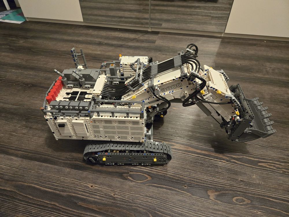 LEGO Technic 42100 Liebherr Bagger R9800 mit Beleuchtungsset (Gebraucht ...