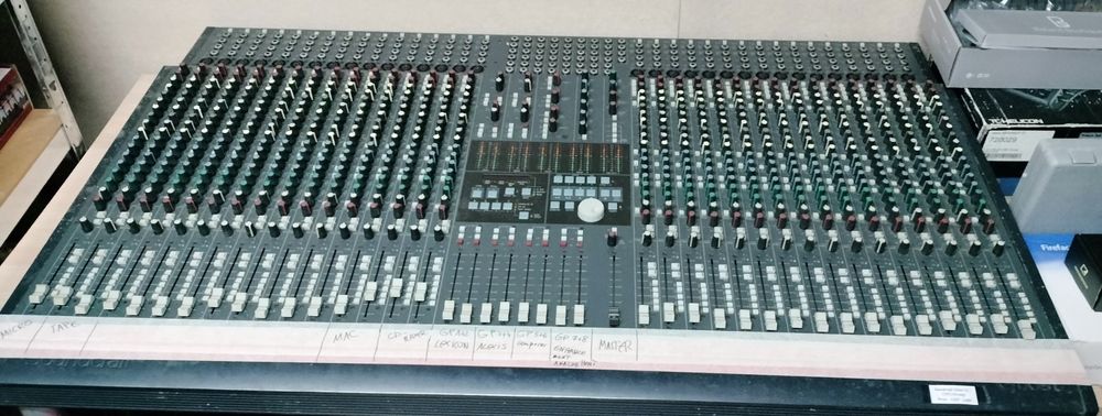Console Soundcraft Ghost 32/CPS 250 amp (Gebraucht) in Neyruz FR für ...