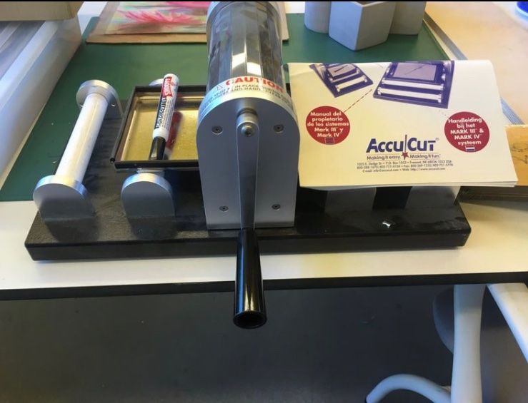 Accu-cut | machine de découpe | Kaufen auf Ricardo
