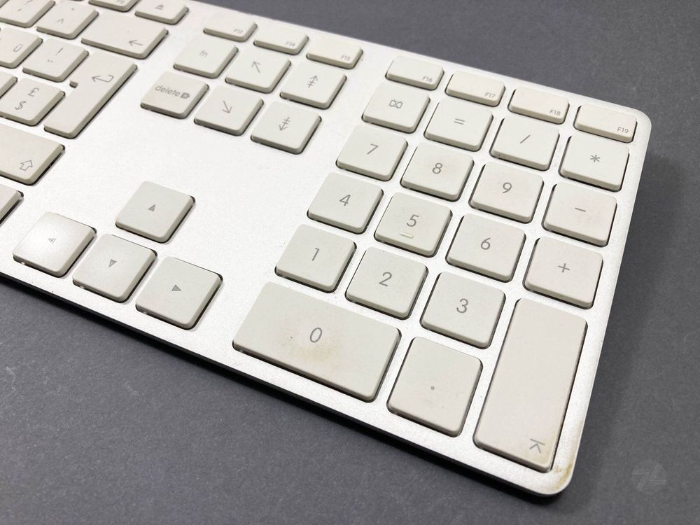 Apple A1243 USB Keyboard Tastatur Alu Silber Zahlenblock (Gebraucht) in ...