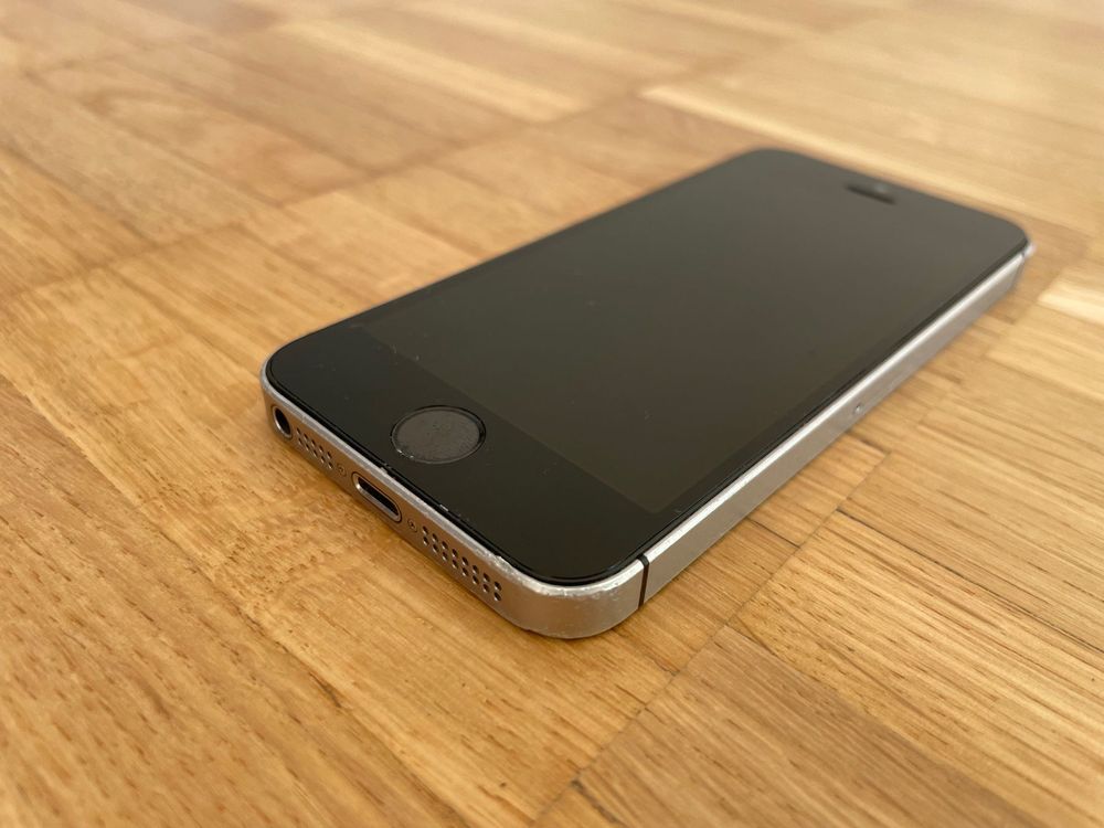 iPhone SE (1. Generation) 32 GB | Kaufen auf Ricardo