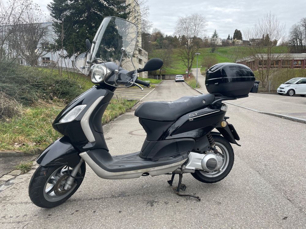 Piaggio Fly 125 inkl. Case und Windschutzscheibe (Defekt) in Baden für ...