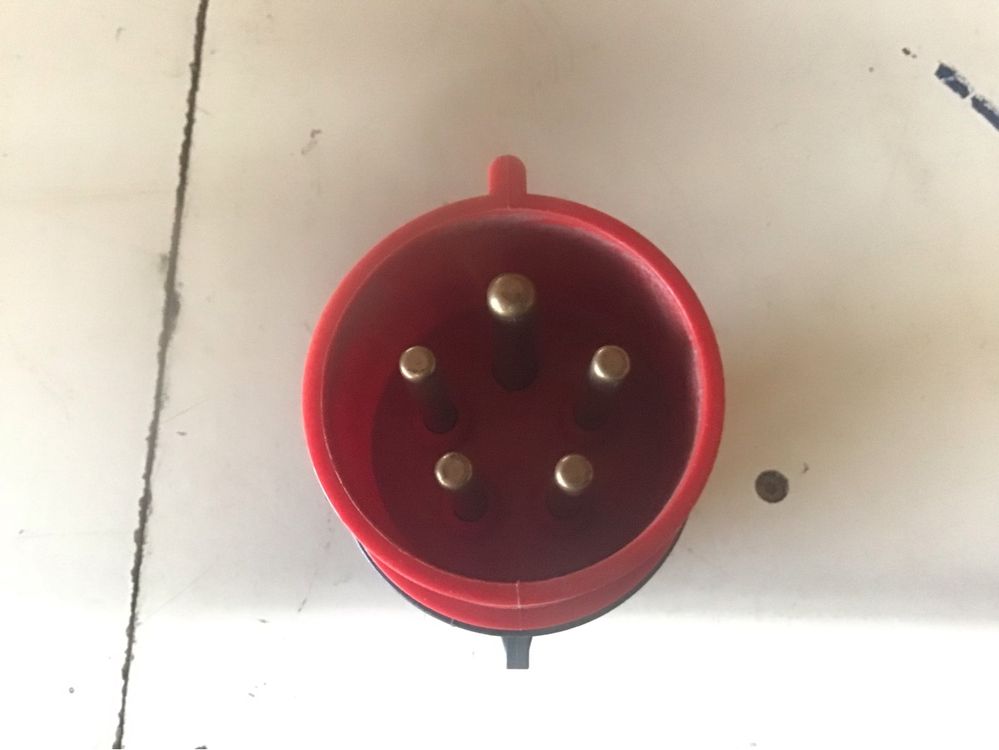 Stecker 32a (Neu (gemäss Beschreibung)) in Rizenbach für CHF 5 – mit ...