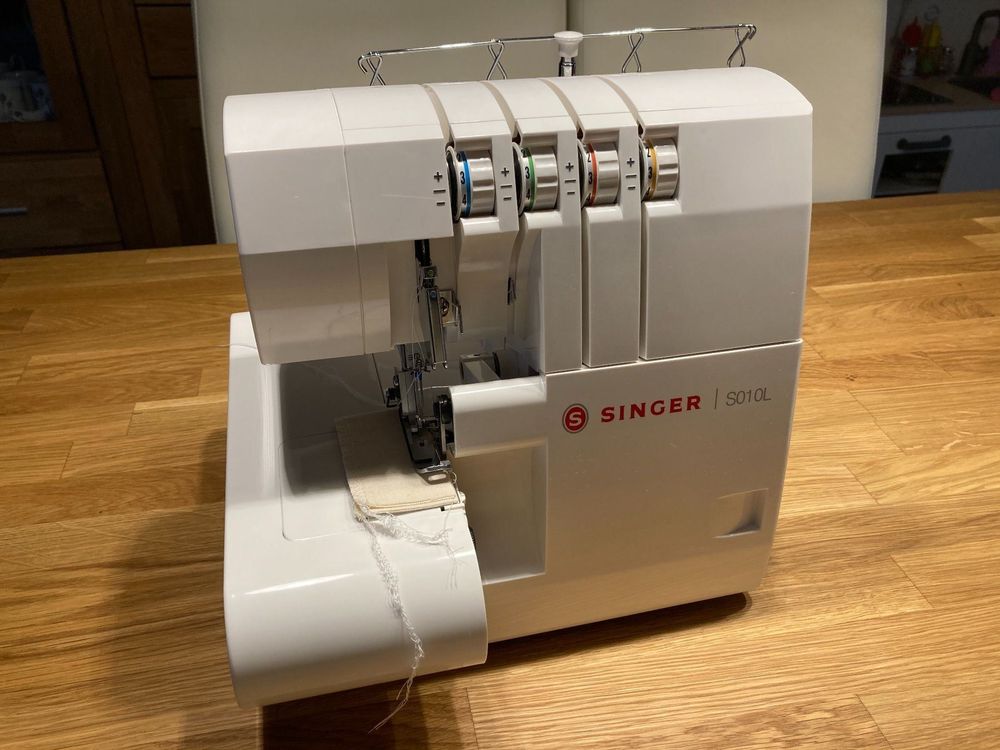 Overlock Nähmaschine Singer S010L (Gebraucht) in Oberentfelden für CHF ...