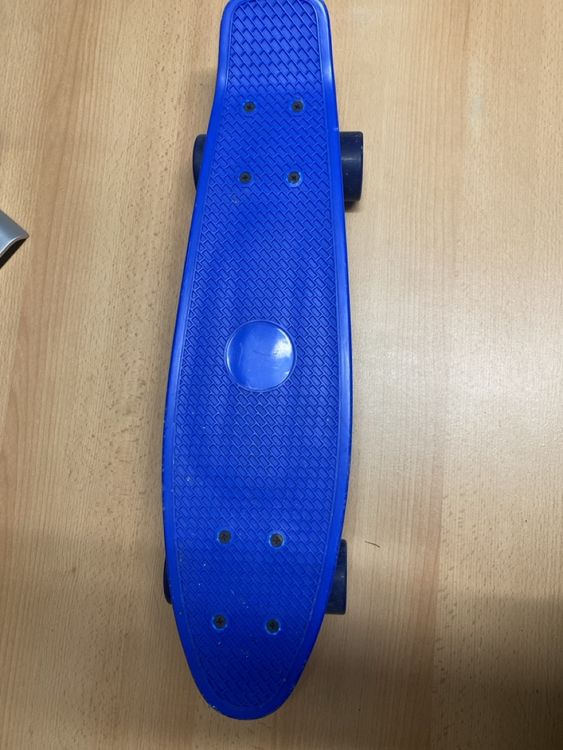Blaues Pennyboard für sonnige Tage (Gebraucht) in Flawil für CHF 19 – mit Lieferung auf Ricardo ...