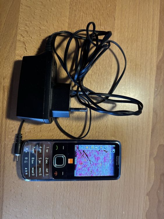 Nokia 6700 dual avec chargeur (Gebraucht) in Conthey für CHF 25 – mit Lieferung auf Ricardo kaufen