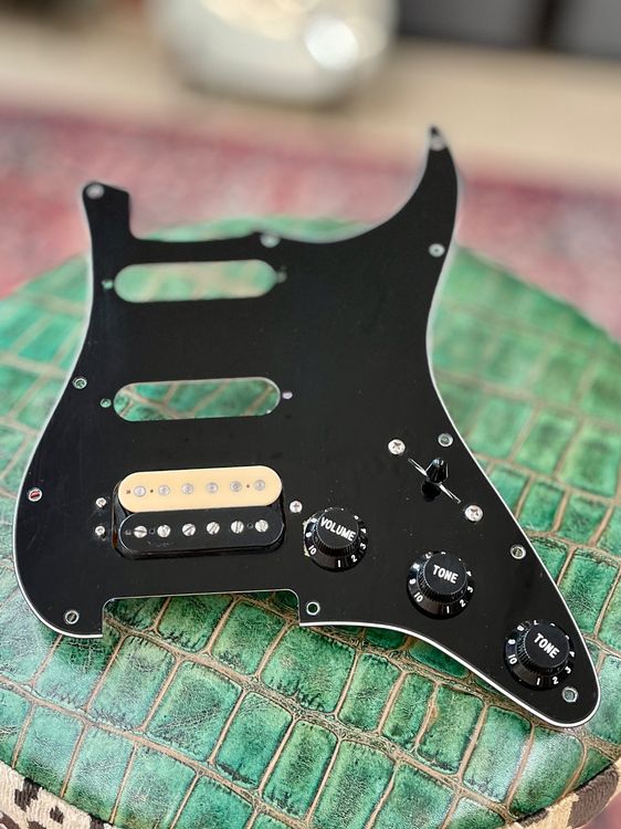 Fender loaded Stratocaster Pickguard mit Jeff Beck Humbucker (Gebraucht ...