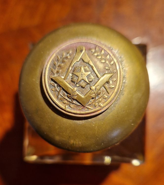 Ancien encrier en cristal et métal. Symbole maçonnique. Rare (D ...