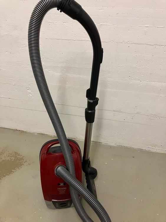 Staubsauger voll funktionsfähig mit Zubehör (Gebraucht) in Bassersdorf ...