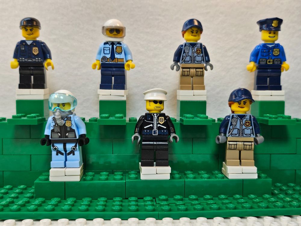 7 Lego-Figuren der Serie City, Polizei, im Einsatz,... | Kaufen auf Ricardo