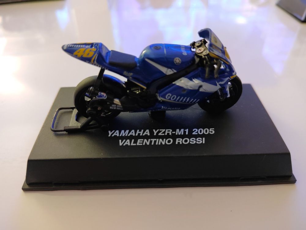 New Ray Motorrad-Modelle 1:24 - 2 Yamaha, eine Vespa | Kaufen auf Ricardo