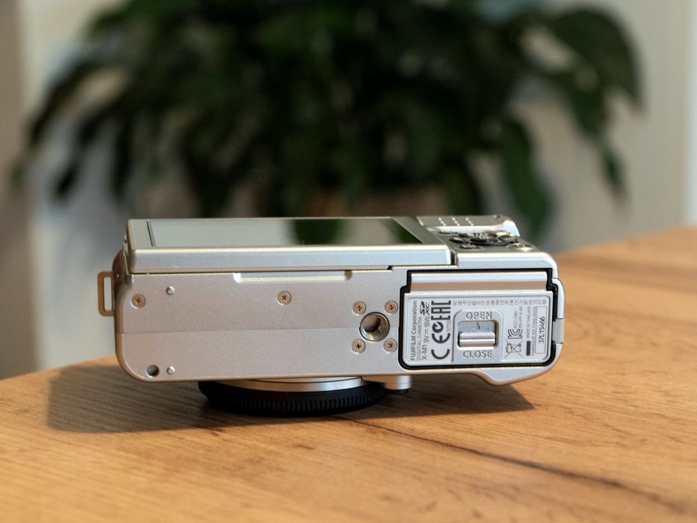 Fujifilm X-M1 body with X-Trans sensor. Like new! | Kaufen auf Ricardo