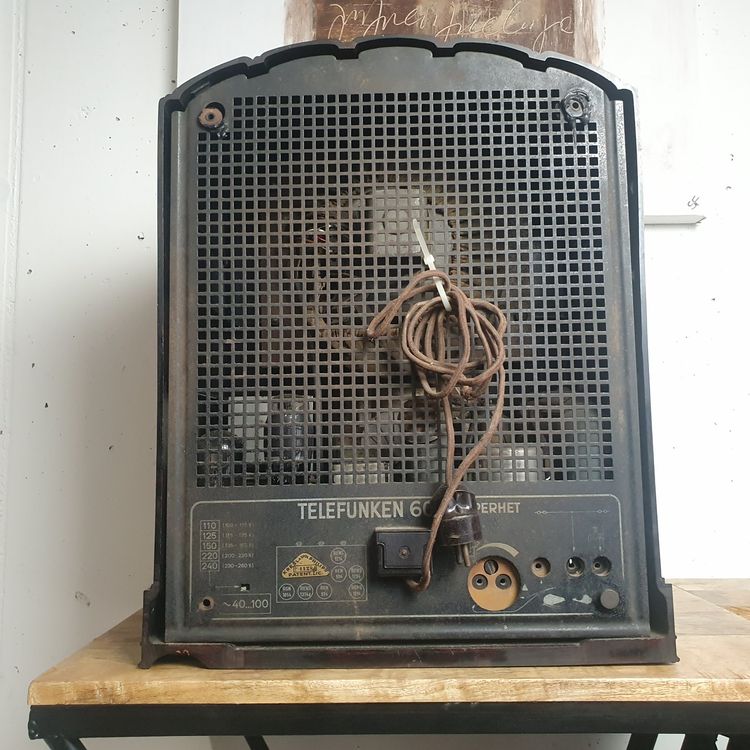 Telefunken 600 Superhet Röhrenradio 1933 Bakelit Kathedrale (Defekt) in ...