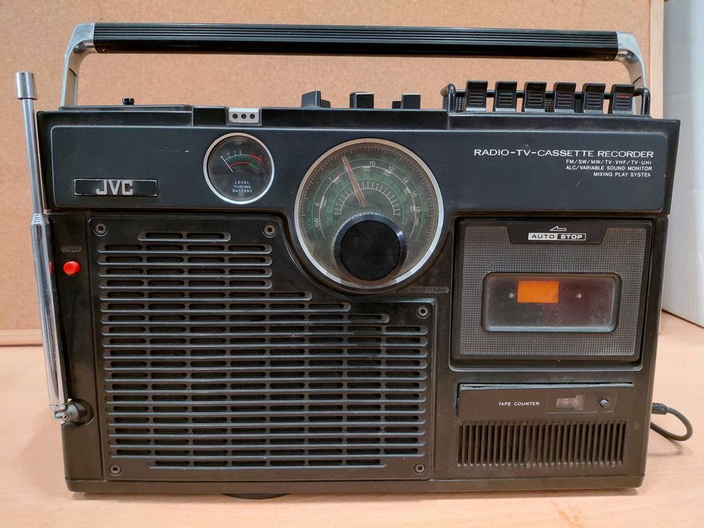 Radio-Cassette Vintage JVC – Modèle rétro multifonction (Gebraucht) in ...