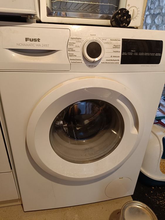 Machine à laver Fust (Gebraucht) in Fiez für CHF 1 – nur Abholung auf ...