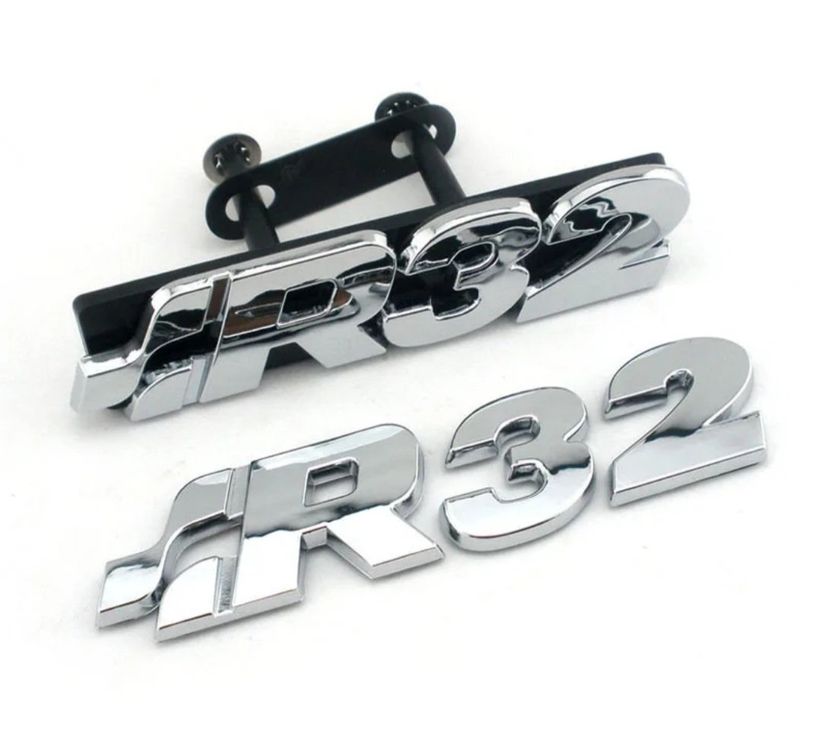 R32 Logo Schriftzug Front und Heck (Neu und originalverpackt) in Sutz ...