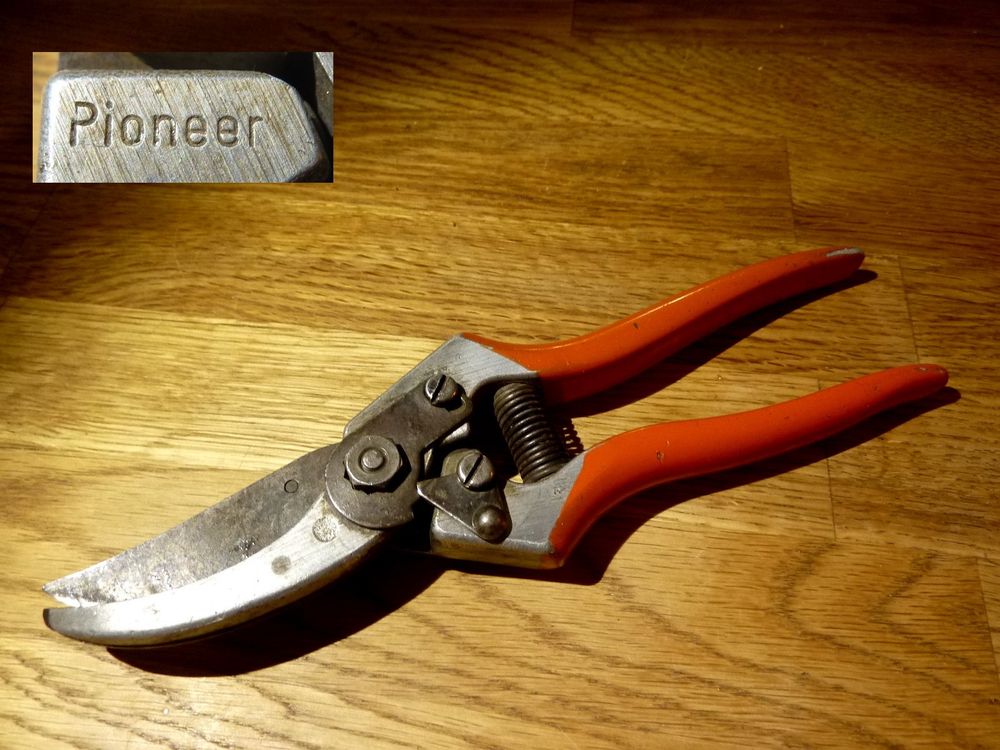 Gartenschere Pioneer Swiss Made (Gebraucht) in Hochfelden für CHF 15 ...