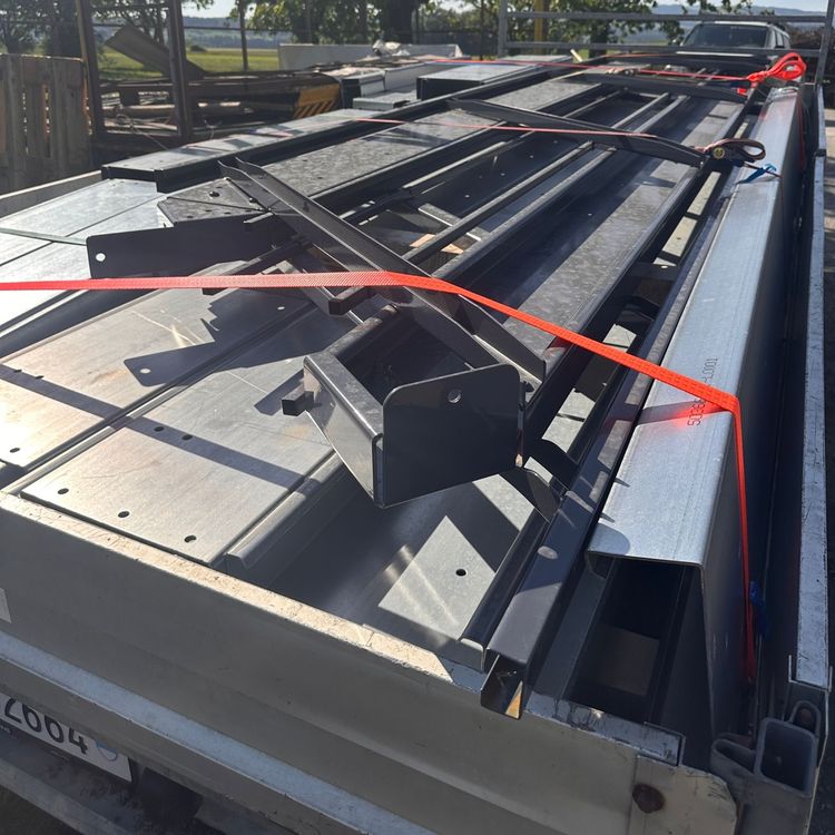 Podest Bühne Halbdach Metallprofile metallbau (Gebraucht) in Goldau für ...