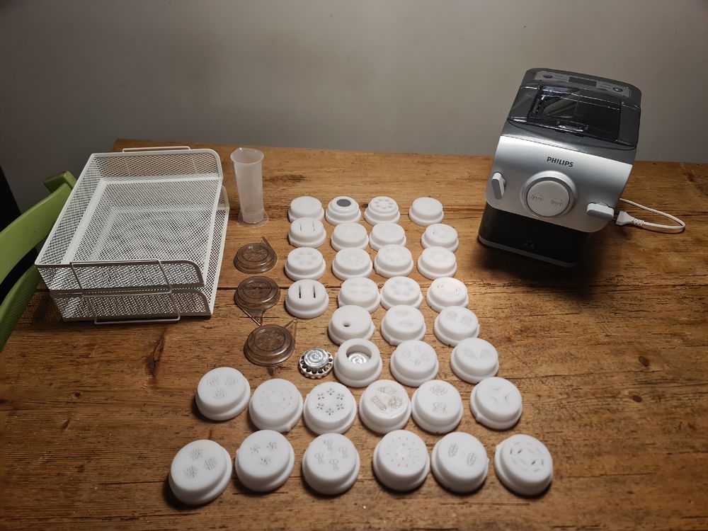 Philips Pastamaker HR2358 - Inkl. vieler Matrizen! | Kaufen auf Ricardo