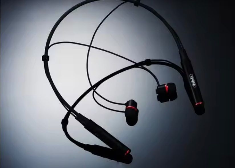 Bluetooth Kopfhörer mit Nackenbügel (Neu und originalverpackt) in Landquart für CHF 1 – mit ...